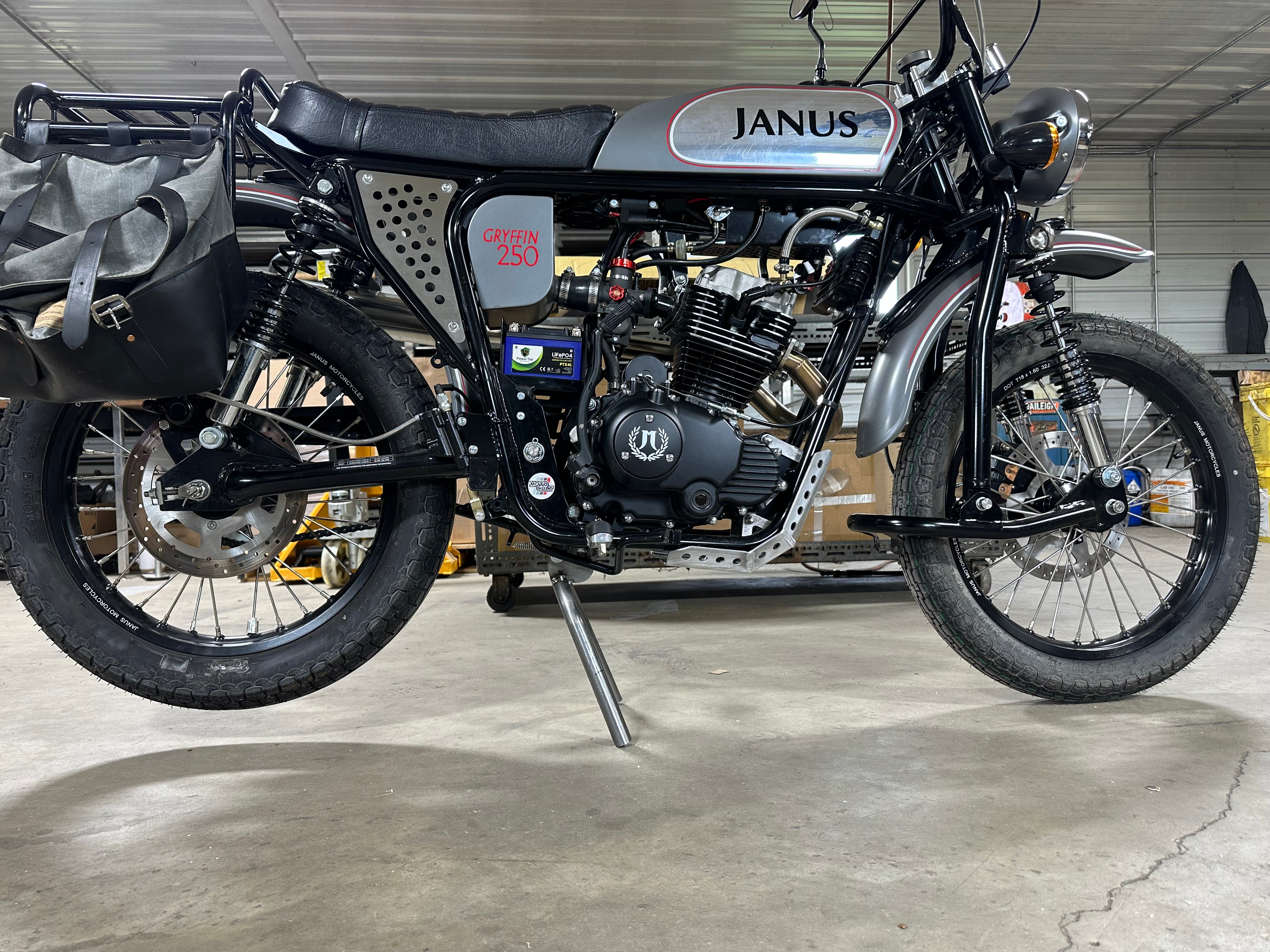 Janus Gryffin 250 center stand – MotoCult